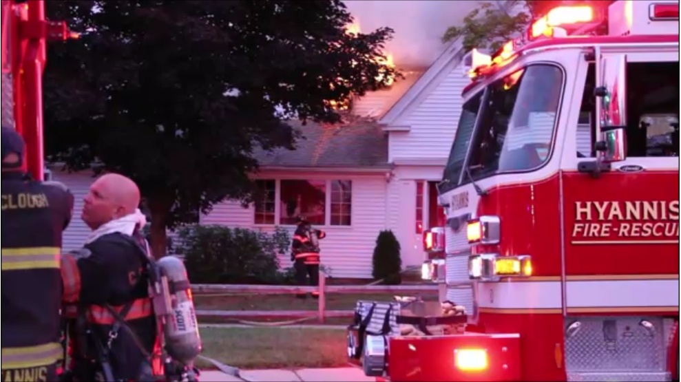 East End two-alarm apartment fire draws rapid response… [VIDEO ...
