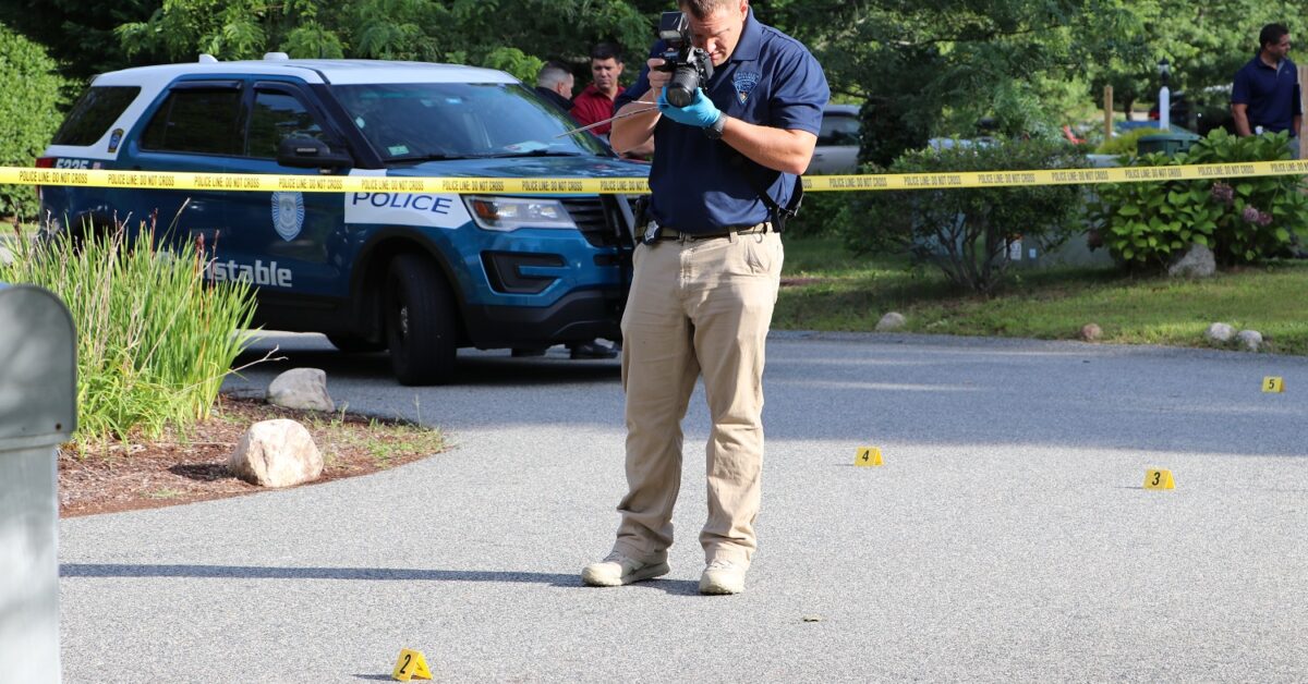 DEVELOPING *** “TRIPLE STABBING” : State police forensic crime ...