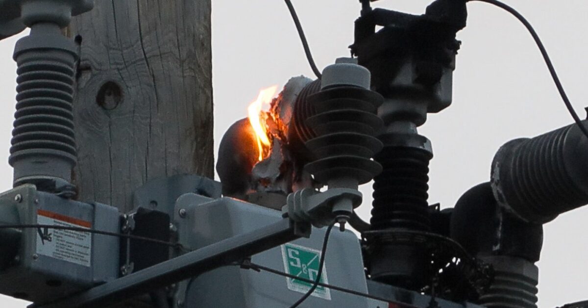 WATCH *** TRANSFORMER EXPLOSION KNOCKS OUT POWER IN PARTS OF… – Hyannis ...
