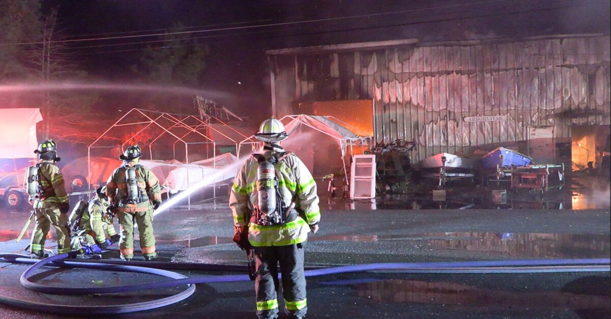 WATCH *** FIRE RIPS THROUGH YARMOUTH COMMERCIAL BUILDING – Hyannis News ...