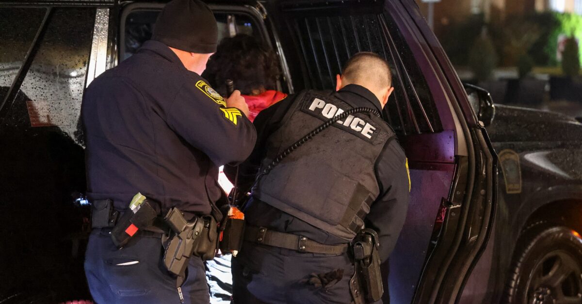 JUVENILE DETAINED WHILE ANOTHER FLEES DURING DOWNTOWN ROBBERY ...