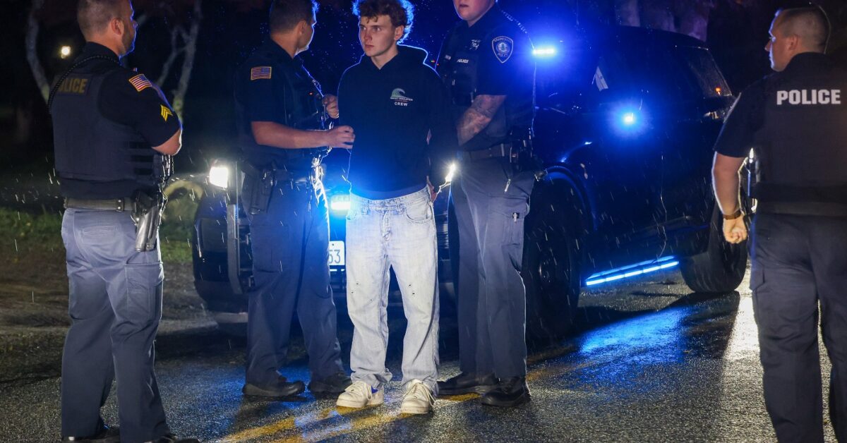 Alleged drunk driver reportedly tried to flee after slamming into ...