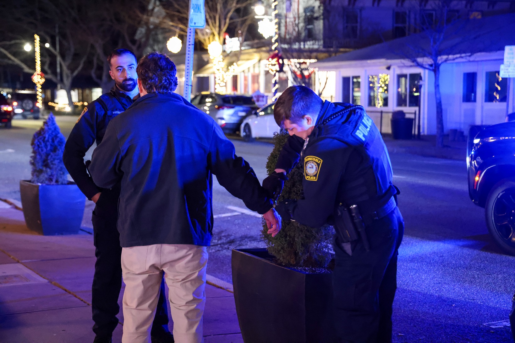 HN’s Last 24 in Photos: Bar Brawl, Chipped Tooth… and Angry… – Hyannis ...